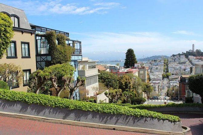 San Francisco Urban Hike: Coit Tower, Lombard Street and North Beach - An In-Depth Look at the Tour Experience