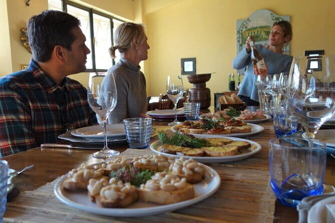 San Gimignano and Vernaccia Wine Tour with Lunch at Farm - What to Expect from the Tour
