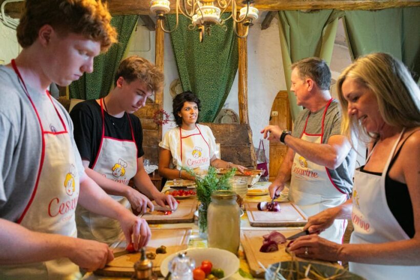 San Gimignano: Pasta Class & Wine Tasting at Local's Home - Detailed Breakdown of the Itinerary