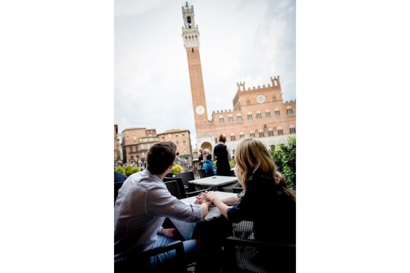 San Gimignano photo service, shoot for couples and families - Key Points