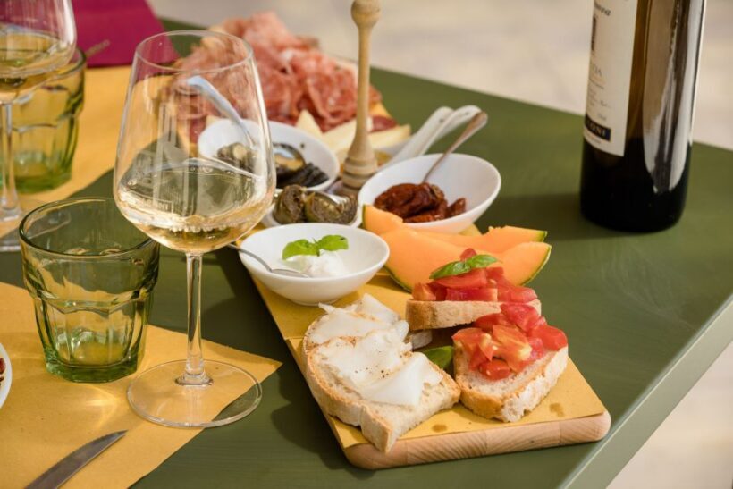 San Gimignano: Winery Tour with Wine Tasting and Lunch - The Experience from Start to Finish