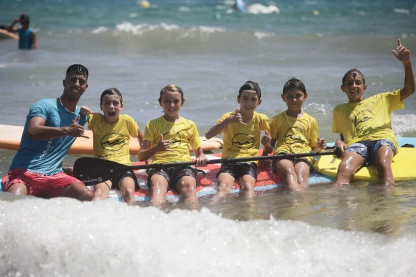 San Juan Beach: Paddle Surf Table rental + Snack and Drink - Key Points