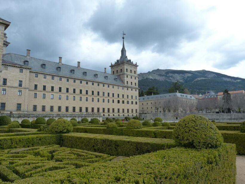 San Lorenzo de El Escorial: Monastery and Site Guided Tour - Introduction: What This Tour Offers