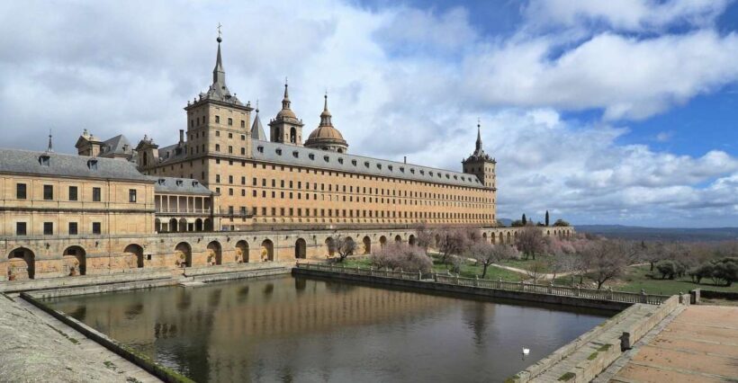 San Lorenzo de El Escorial: Monastery and Site Guided Tour - The Royal Library: A Treasure Chest of Knowledge