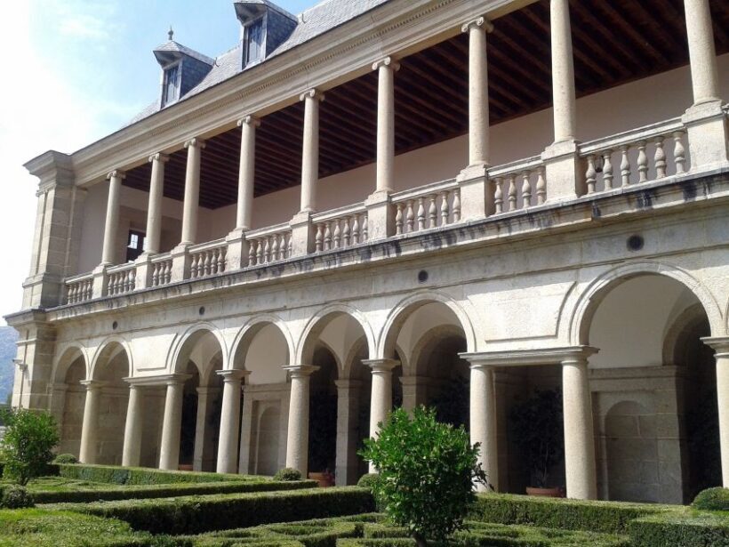 San Lorenzo de El Escorial: Monastery and Site Guided Tour - Practical Aspects: What to Expect and Tips