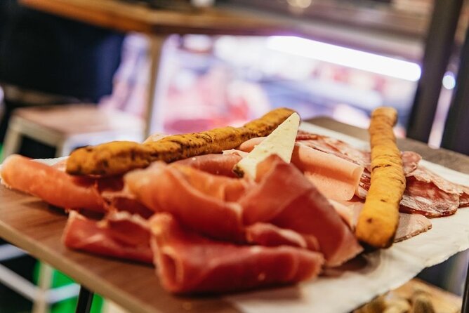 San Luca Experience Tour Skip the Line and Food Tasting - Tips for a Better Experience