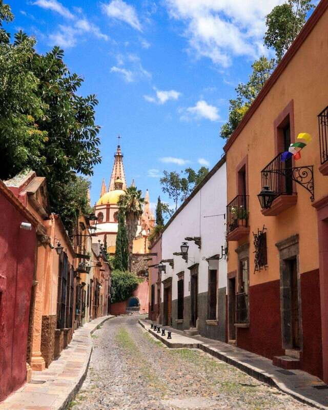 San Miguel de Allende: Discover the Charm and History - A Practical Guide to the San Miguel de Allende Walking Tour