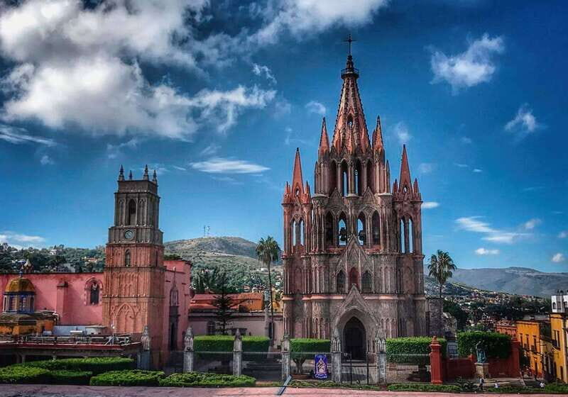 San Miguel De Allende: Downtown Landmarks Walking Tour - The Value of the Guided Experience