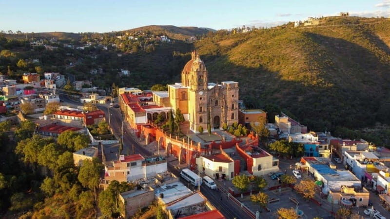 San Miguel de Allende Tour: A Colonial Town Plus Queretaro - Detailed Breakdown of the Itinerary