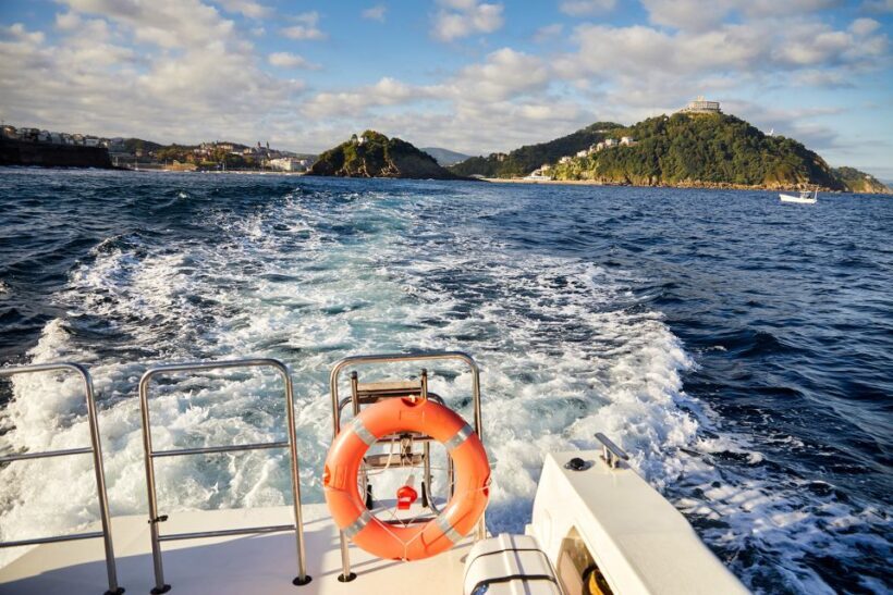 San Sebastian: 2 Bays Evening or Sunset Boat Tour with Cava - What the Reviews Say