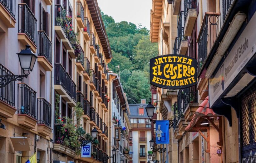 San Sebastian: City Highlights Guided Walking Tour - Key Points