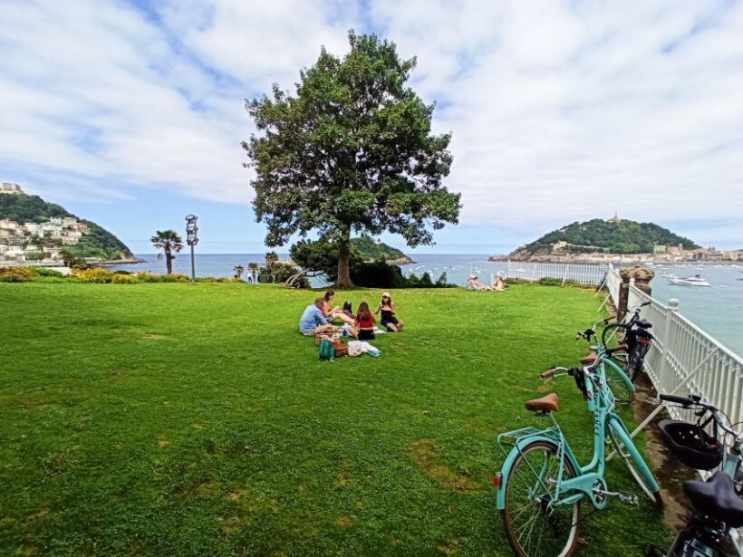 San Sebastián: Discover San Sebastian on a Bike - Exploring the Tour Itinerary