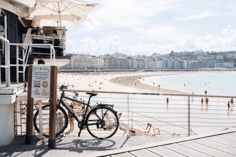 San Sebastian: Guided Bike Tour - Authenticity and Experience