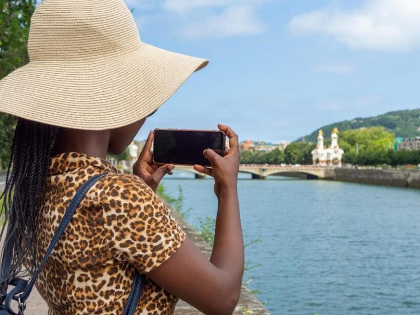 San Sebastian: Insta-Perfect Walk with a Local - Key Points