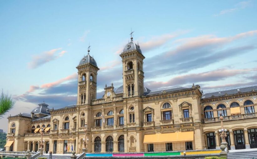 San Sebastian: Insta-Perfect Walk with a Local - Value for Money and Practical Aspects