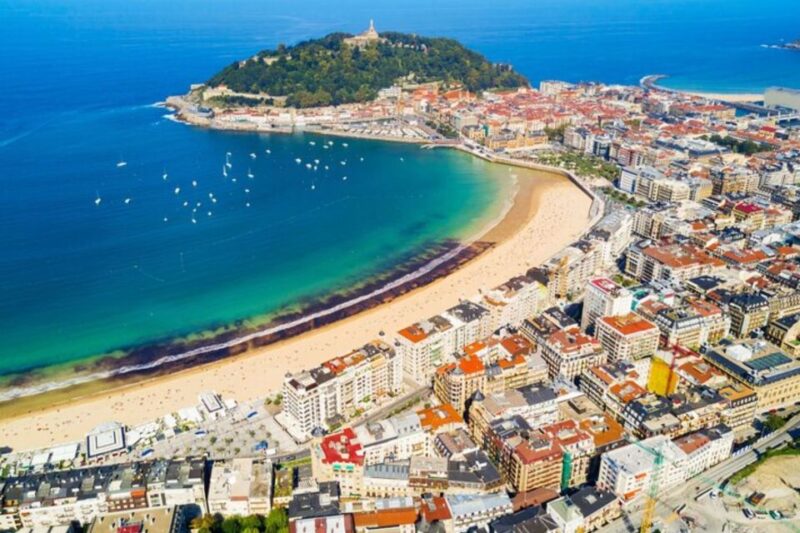 San Sebastian: Private custom walking tour with a guide - Itinerary Breakdown