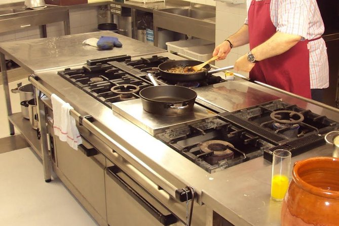 San Sebastián Private Food-Historical Tour & Meal at a Gastronomy Club - Participant Information