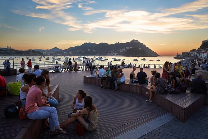 San Sebastian Shared Cultural Walking Tour - Accessibility and Group Size