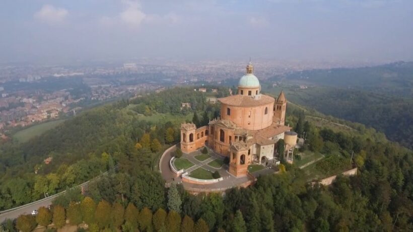 Sanctuary of S. Luca with Train and Private Guide - Key Points