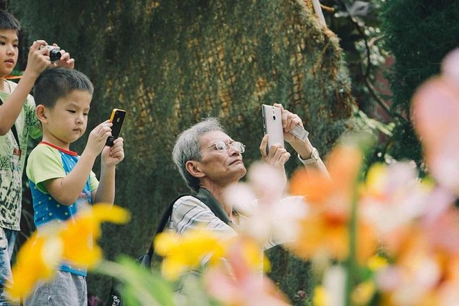 SandsSkyPark+GardensbytheBay(FlowerDome&Jurassic World)Transfers - Gardens by the Bay: A Botanical Wonderland