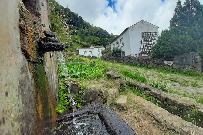 Sanguinho hike, Salto do Prego Waterfall and Furnas hotsprings - Authenticity and Local Flavor