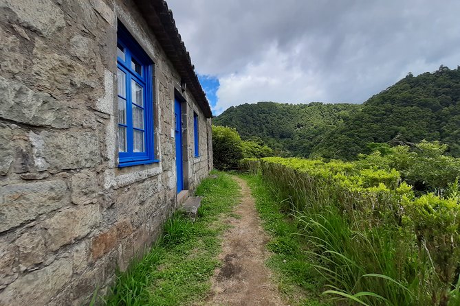 Sanguinho hike, Salto do Prego Waterfall and Furnas hotsprings - Who Will Love This Tour?
