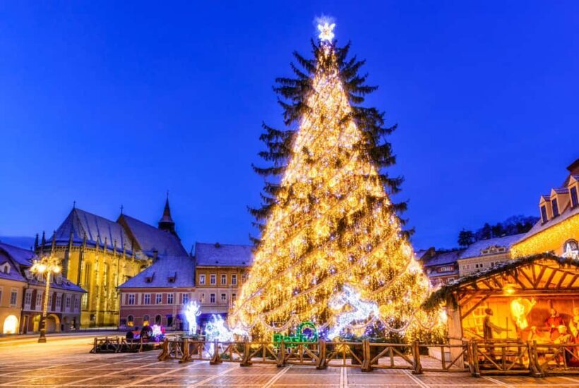 Santa Fes Private Enchanted Christmas Stroll - Key Points