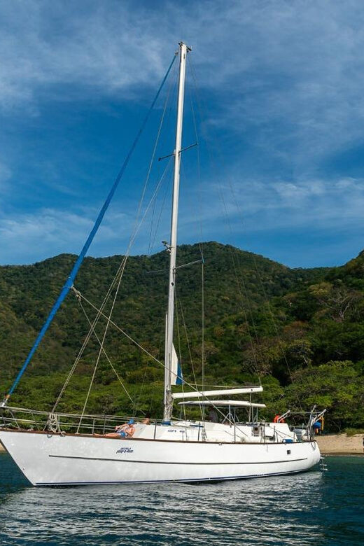 Santa Marta: Sailing Tour to Tayrona Park with Luis' Team - Santa Marta: Sailing Tour to Tayrona Park with Luis Team