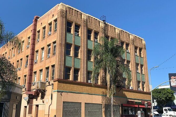 Santa Monica Private Tour with Restaurant and Bar Stops - Exploring Santa Monica in Style and Comfort