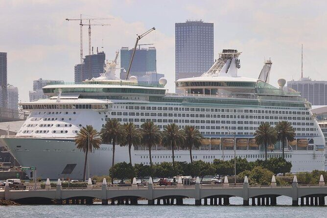 Santa Monica Private Transfer to or from Los Angeles. - Key Points