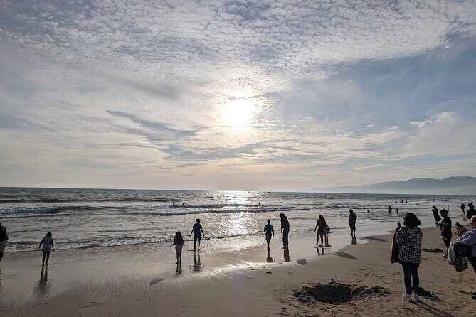 Santa Monica Scavenger Hunt Walking Tour and Game - Who Will Enjoy This?