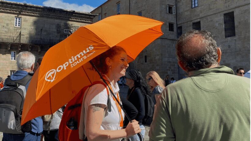 Santiago Complete Tour: City, Portico and Cathedral Tickets - Walking Through the Old Town