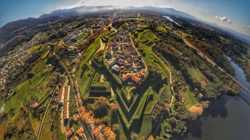 Santiago de Compostela Full-Day Tour From Porto - Key Points