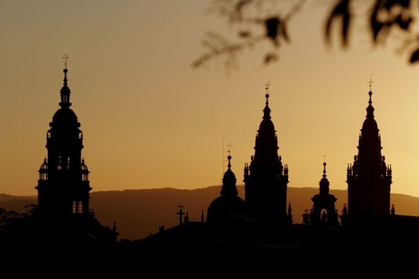 Santiago de Compostela: legends tour and galician dinner - A Night in Santiago: A Detailed Look