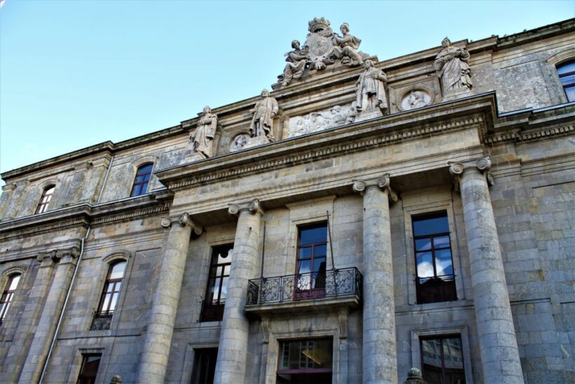 Santiago de Compostela: Private Guided Tour in two hours - Key Points
