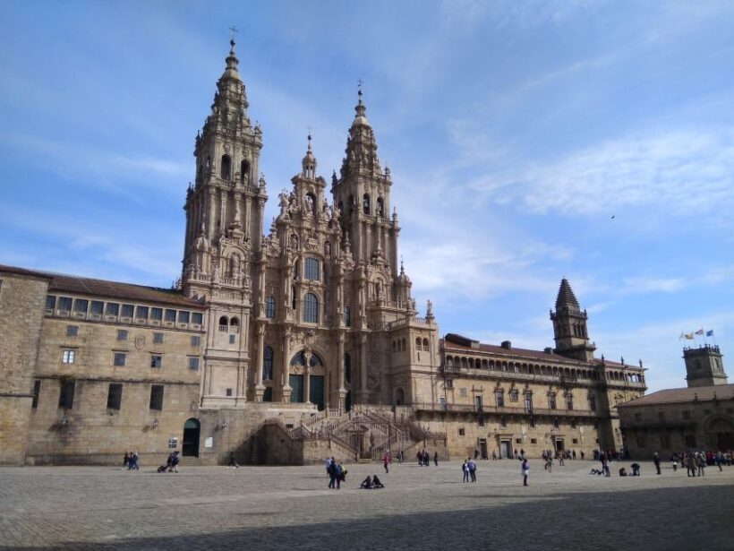Santiago de Compostela & Valença - Private tour from Porto - The Value of the Experience