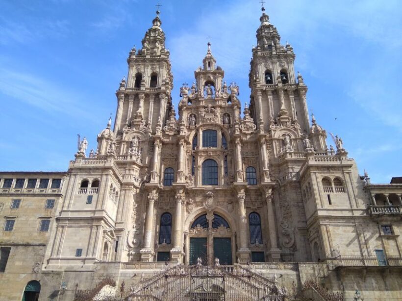 Santiago de Compostela & Valença - Private tour from Porto - Authenticity and Tips for Travelers