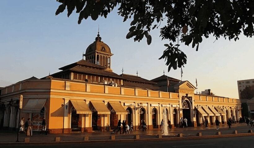 Santiago : Must-See Sites Walking Tour With A Guide - Key Points