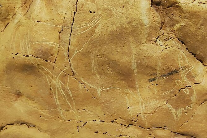 Santillana Del Mar & Altamira Museum With Tickets- Small Groups - Experiencing the Collegiate Church of Santa Juliana