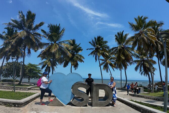 Santo Domingo Colonial City Tour with professional guide - Key Points
