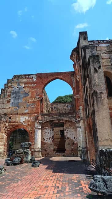 Santo Domingo: Colonial walk and watercolor. - Cultural and Historic Landmarks