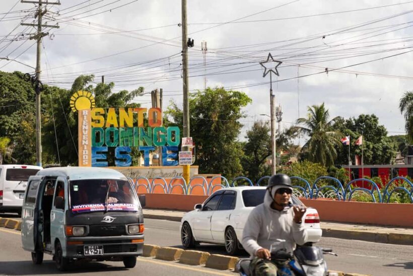 Santo Domingo: Los Mina, The Flea, Juan Dolio & Karaoke Tour - Discovering Santo Domingo: Los Mina, The Flea, Juan Dolio & Karaoke Tour