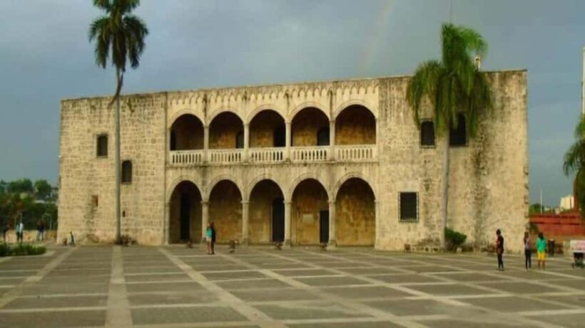 Santo Domingo: Los Tres Ojos, Faro a Colón & Colonial Zone - Key Points