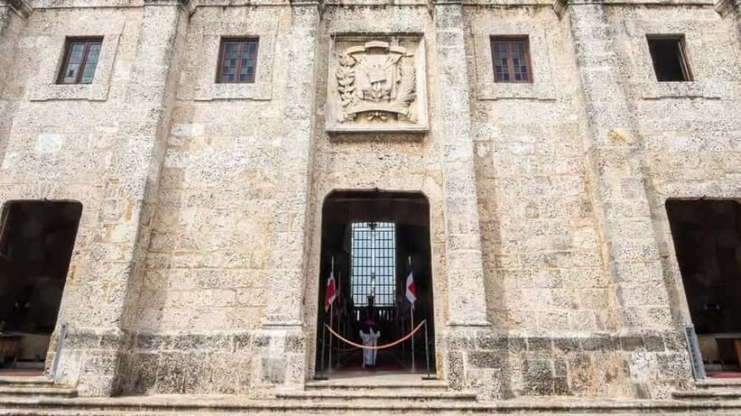 Santo Domingo: Los Tres Ojos, Faro a Colón & Colonial Zone - Strolling Through the Colonial Zone