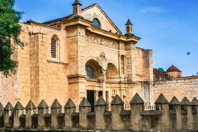 Santo Domingo : Private City Tours + Beach Day with Lunch - Practical Details and Tips