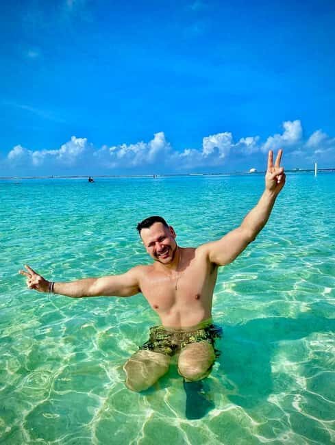 Santo Domingo: Private VIP Tour  City Tour + Beach with Lunch - Frequently Asked Questions