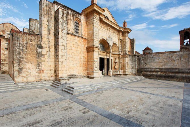 Santo Domingo Sightseeing Tour - Authenticity and Guide Quality