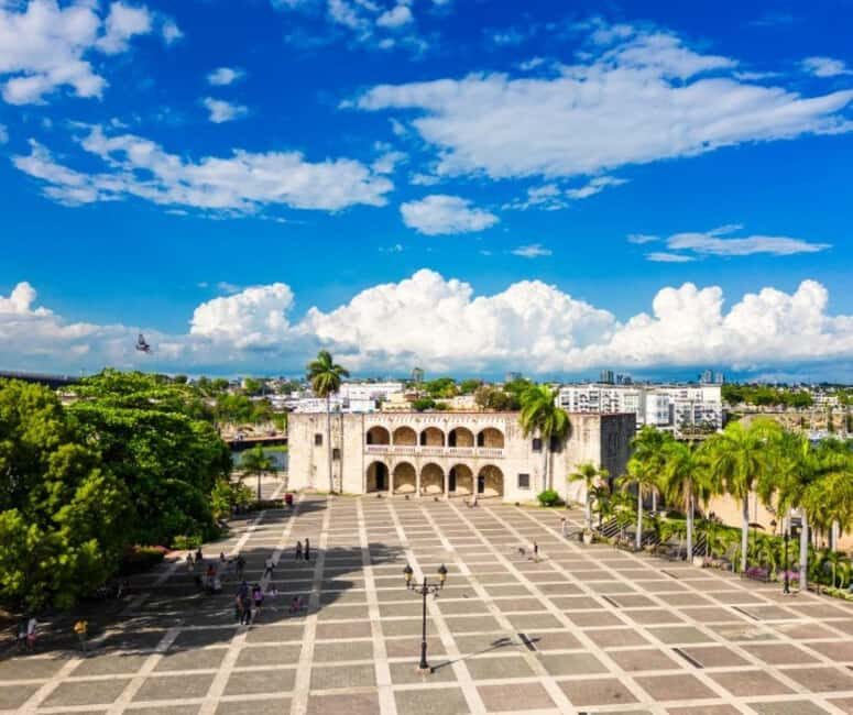 Santo Domingo: Small Group Tour with Cable Car from Bayahibe - Key Points