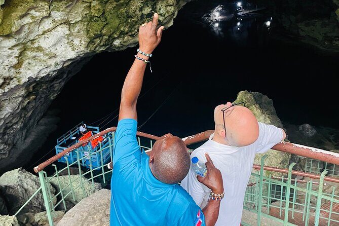 Santo Domingo Top: 3 Eyes, Light House, Boca Chica Beach & Lunch - Transportation and Overall Experience