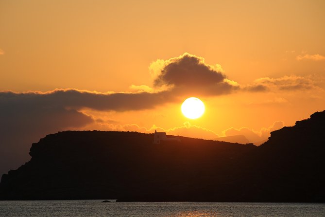 Santorini 5 Hour Private Oia Tour & Lunch/Dinner at a Local Farm - Meeting and Pickup Information